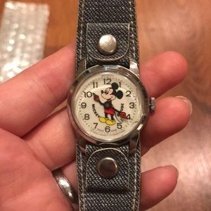 Disney | Accessories | Vintage Mickey Mouse Adjustable Windup Watch ...